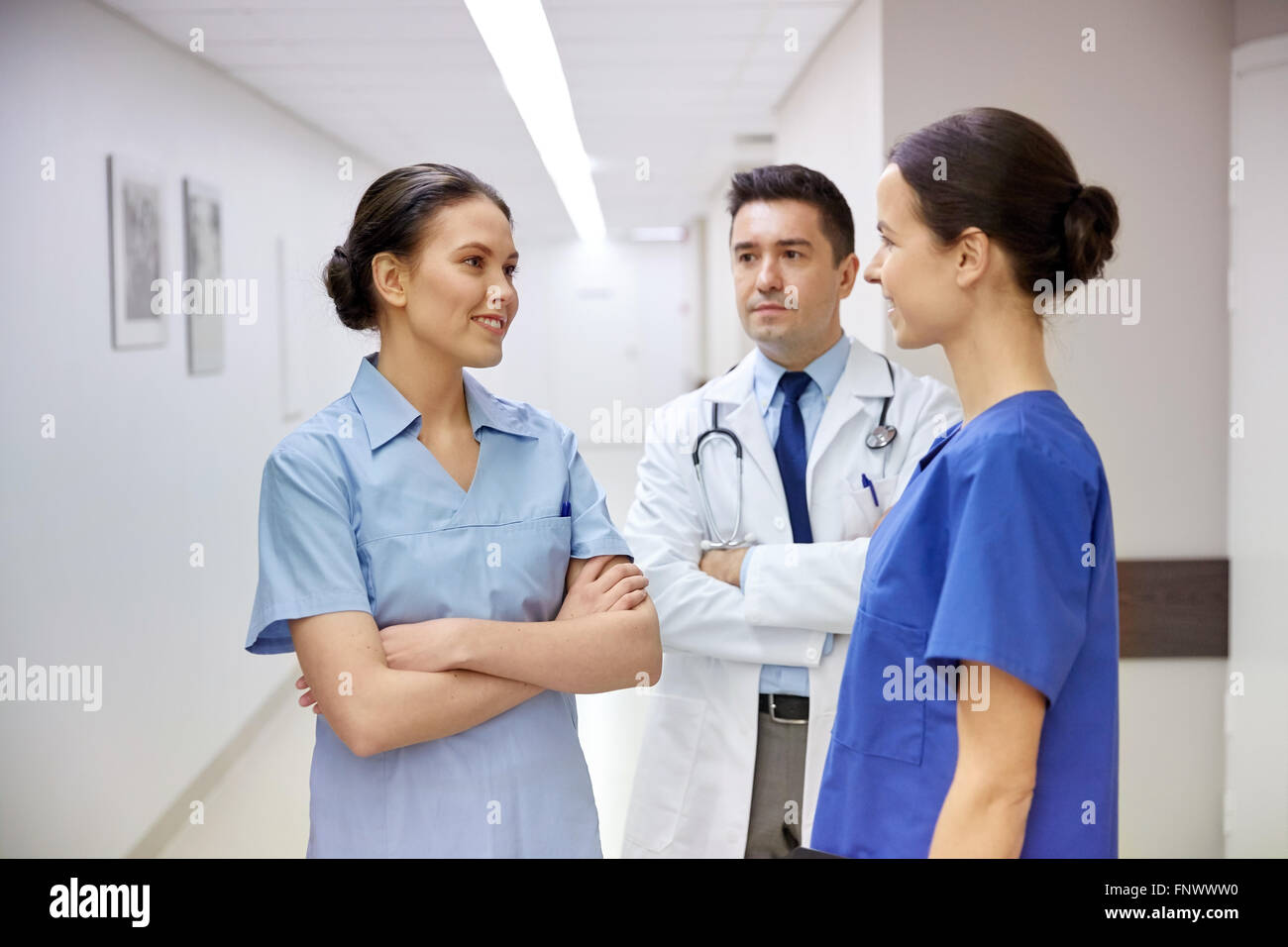 Hospital group talking hi-res stock photography and images - Alamy