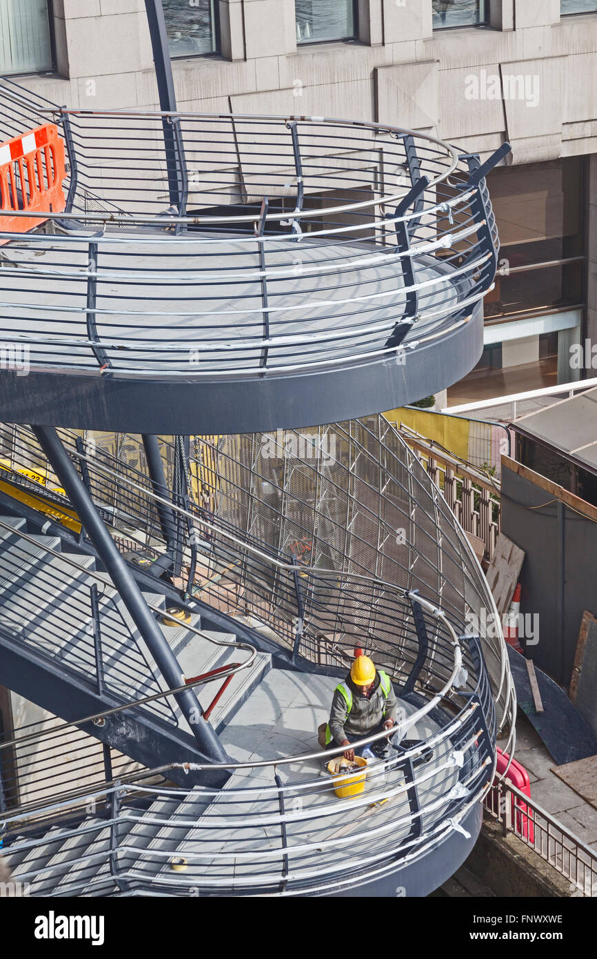 New staircase connecting london bridge hi-res stock photography and ...