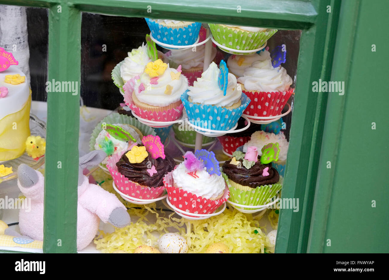 Bakery window display hi-res stock photography and images - Alamy