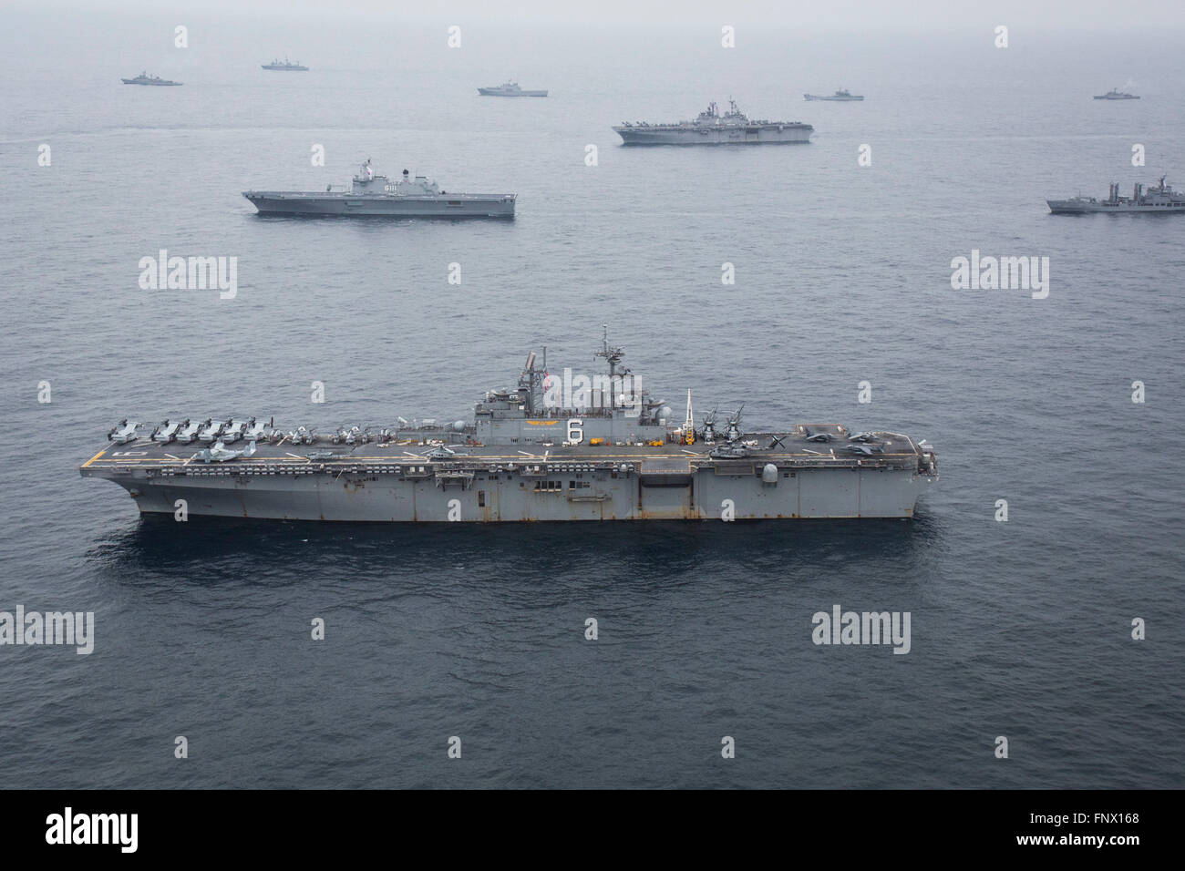 US Navy amphibious assault ship USS Bonhomme Richard steams in ...