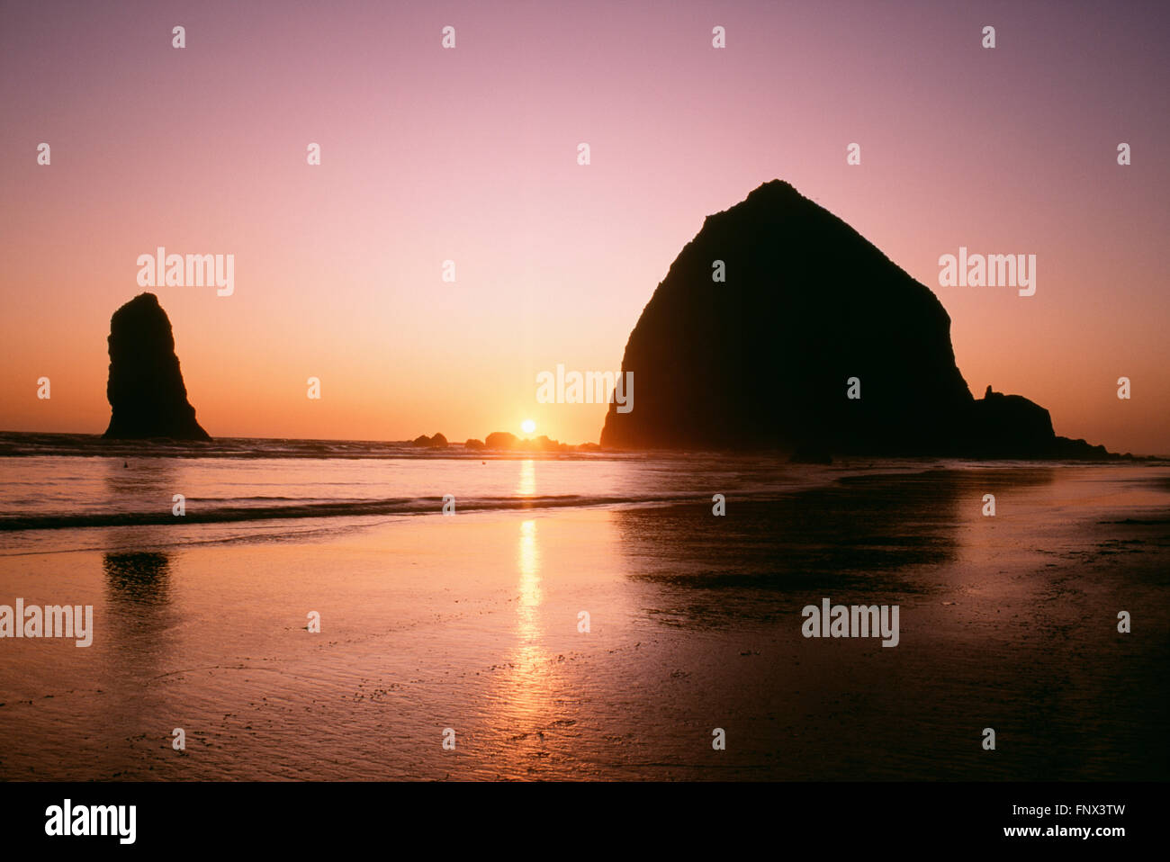 Haystack Rock And The Needles at Sunset, Cannon Beach, Oregon, United ...