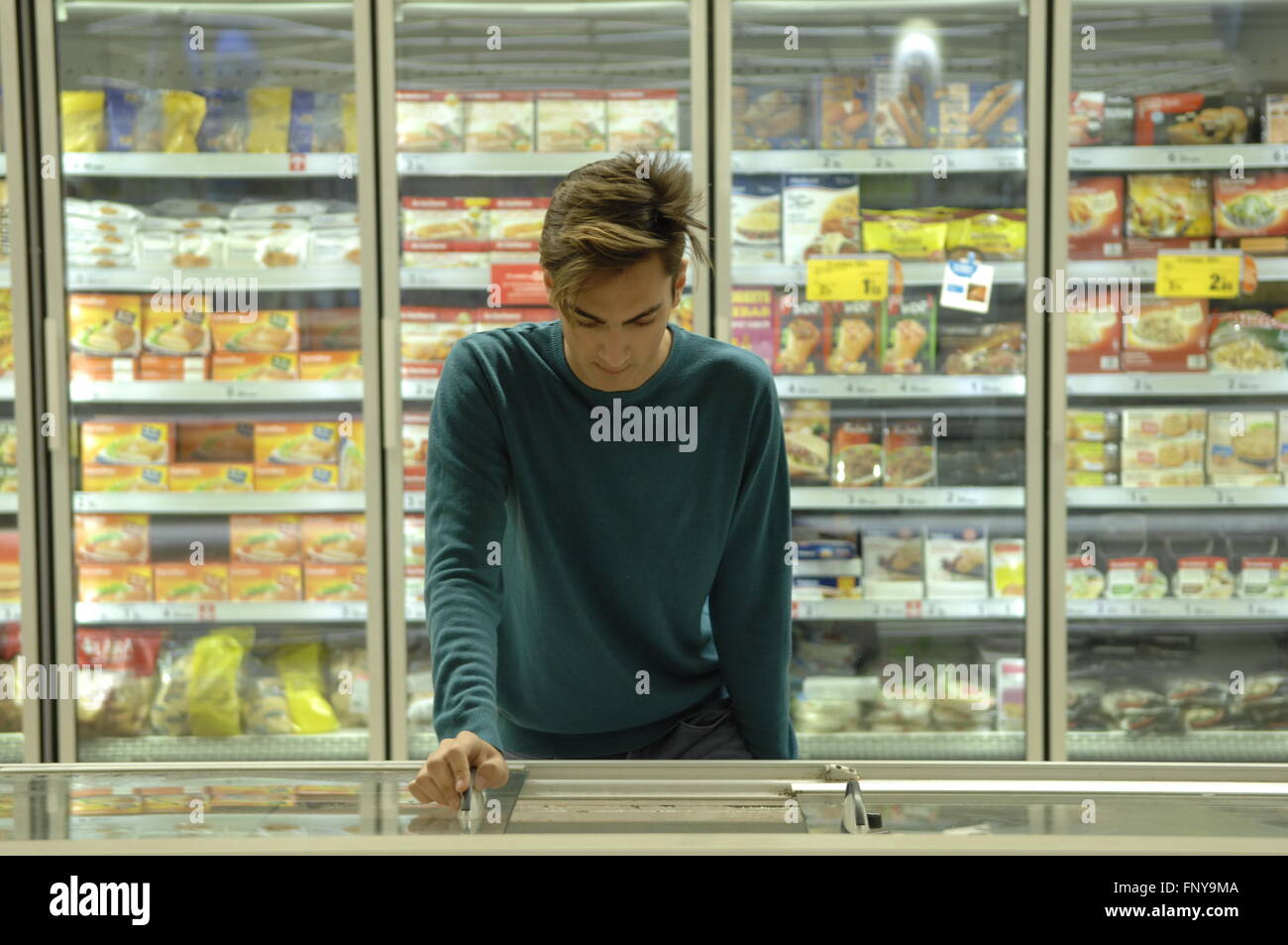 Freezer section hi-res stock photography and images - Alamy