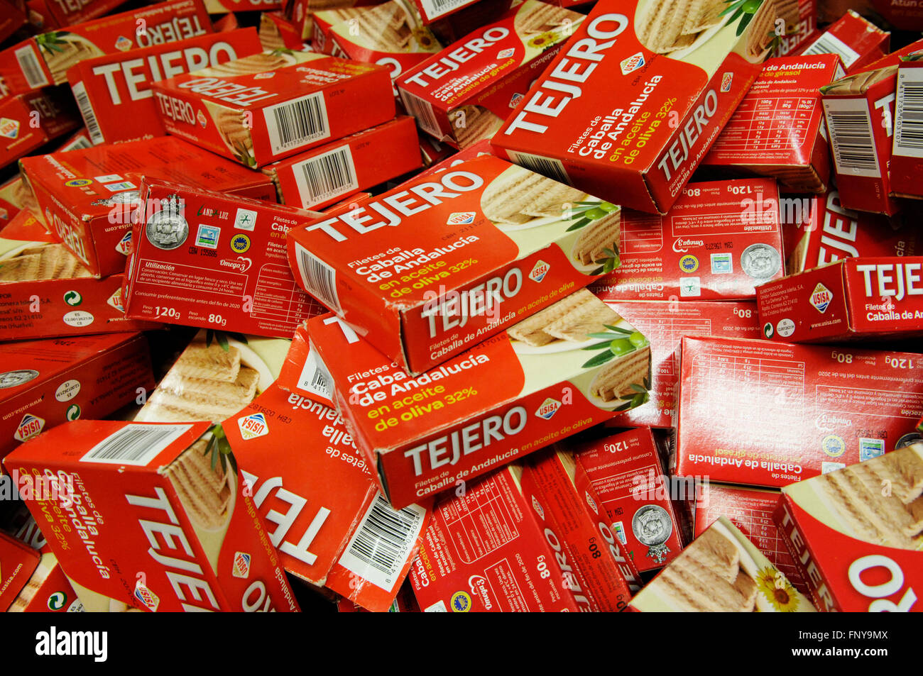 Tuna boxes hi-res stock photography and images - Alamy