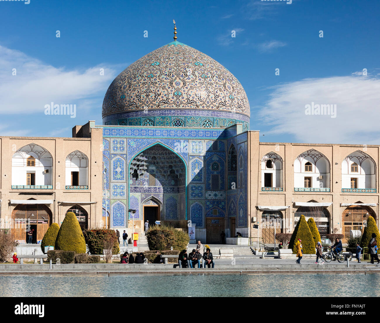 Mosaic tile clad dome and entrance, Sheikh Lotfallah Mosque, Maydan-e ...