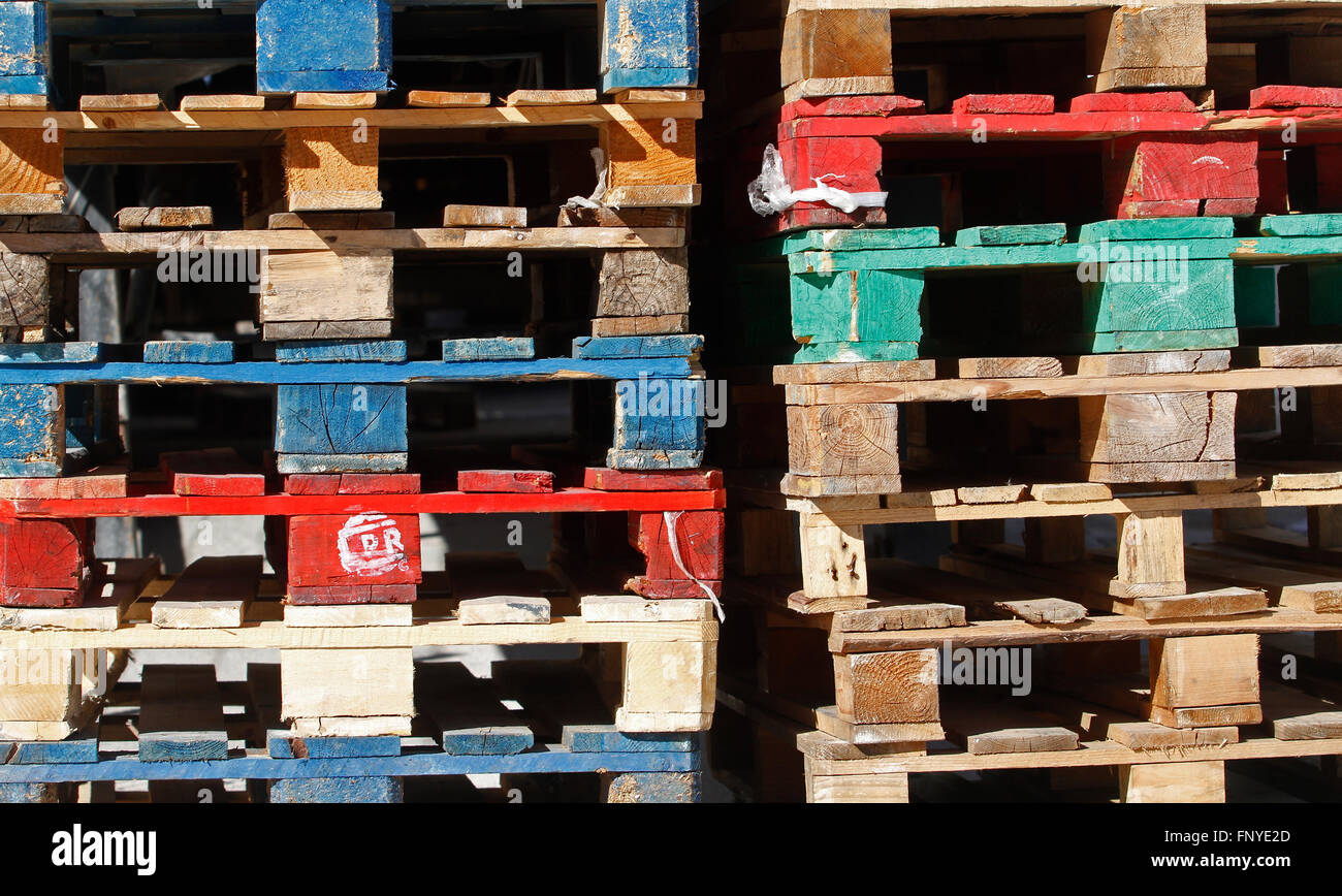 Stacking pallets hi-res stock photography and images - Alamy