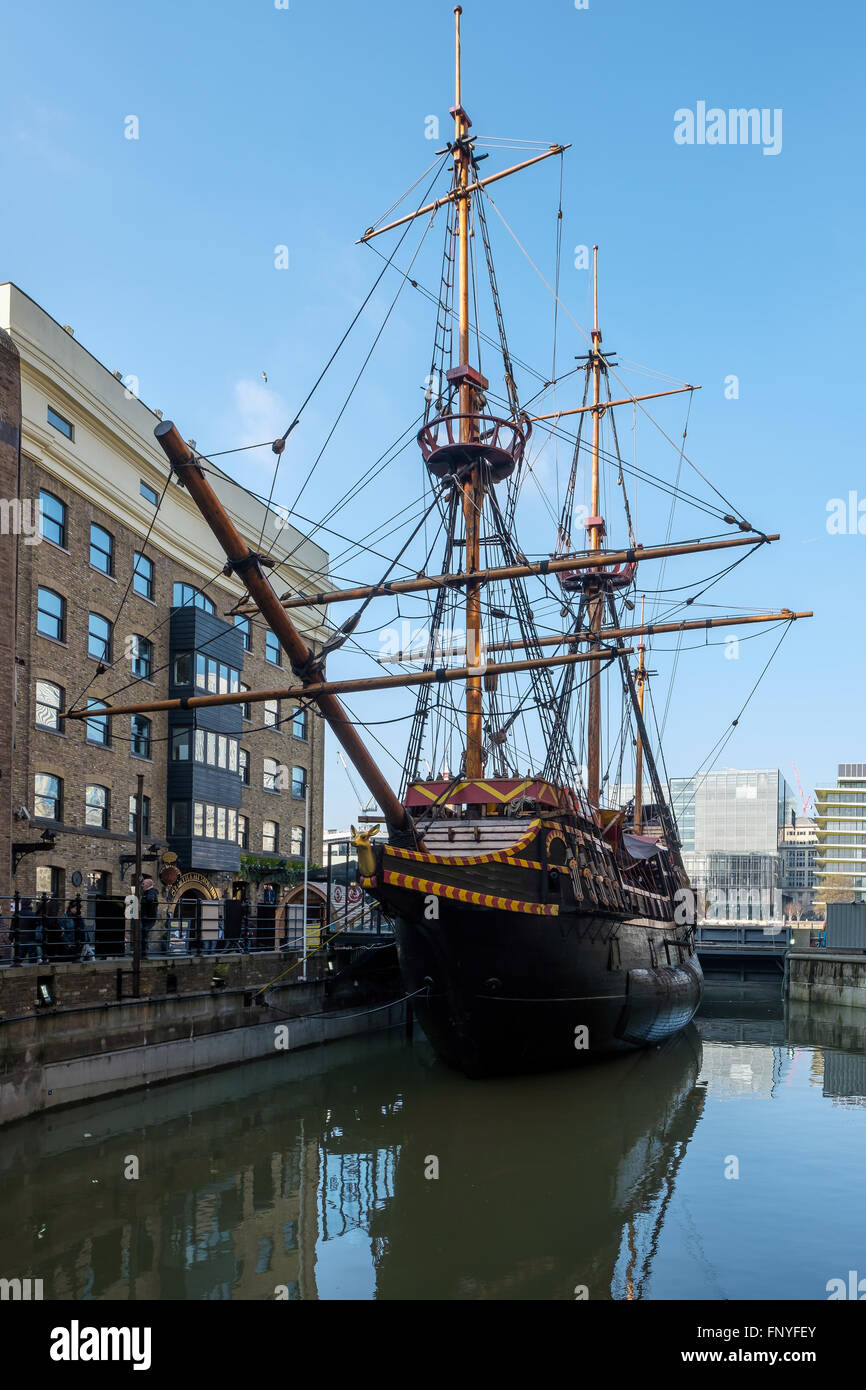 Rigging of the golden hinde hi-res stock photography and images - Alamy
