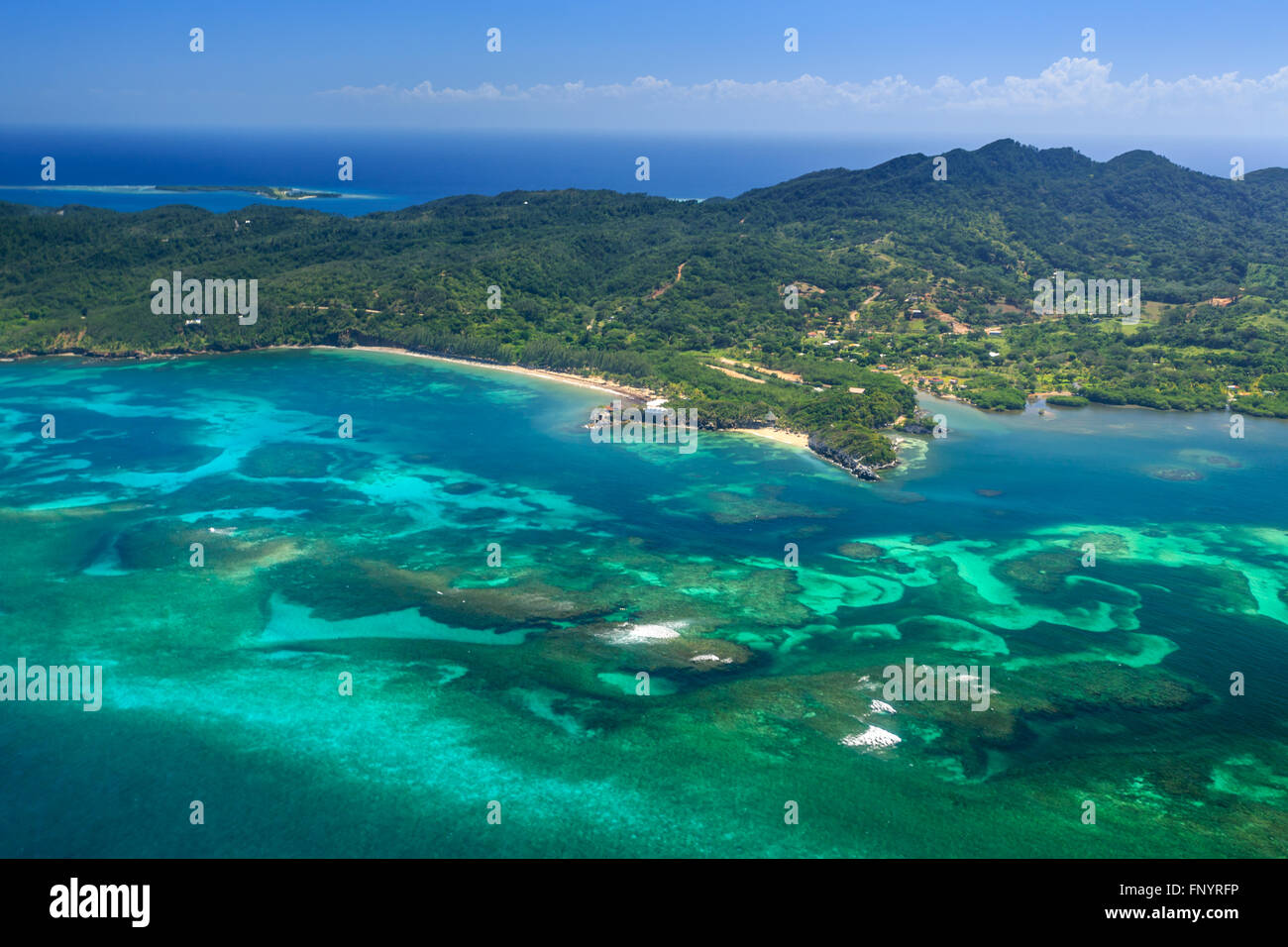 Aerial image of Roatan island and reef Stock Photo - Alamy