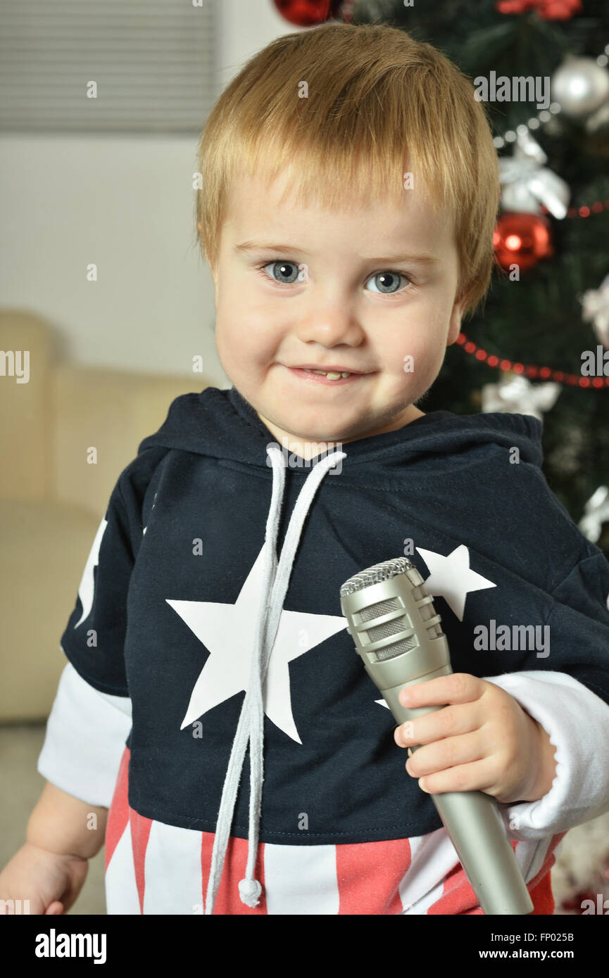 Little boy artist hi-res stock photography and images - Alamy