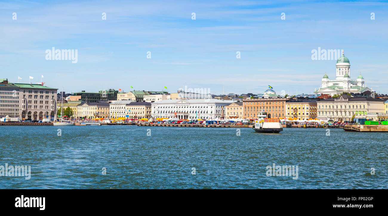 Helsinki people walking hi-res stock photography and images - Alamy