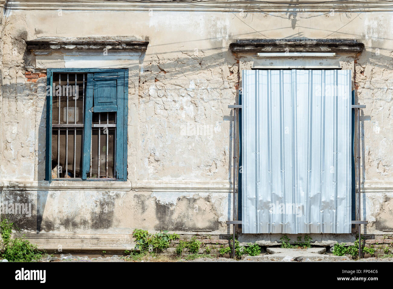 old window building texture and background Stock Photo - Alamy