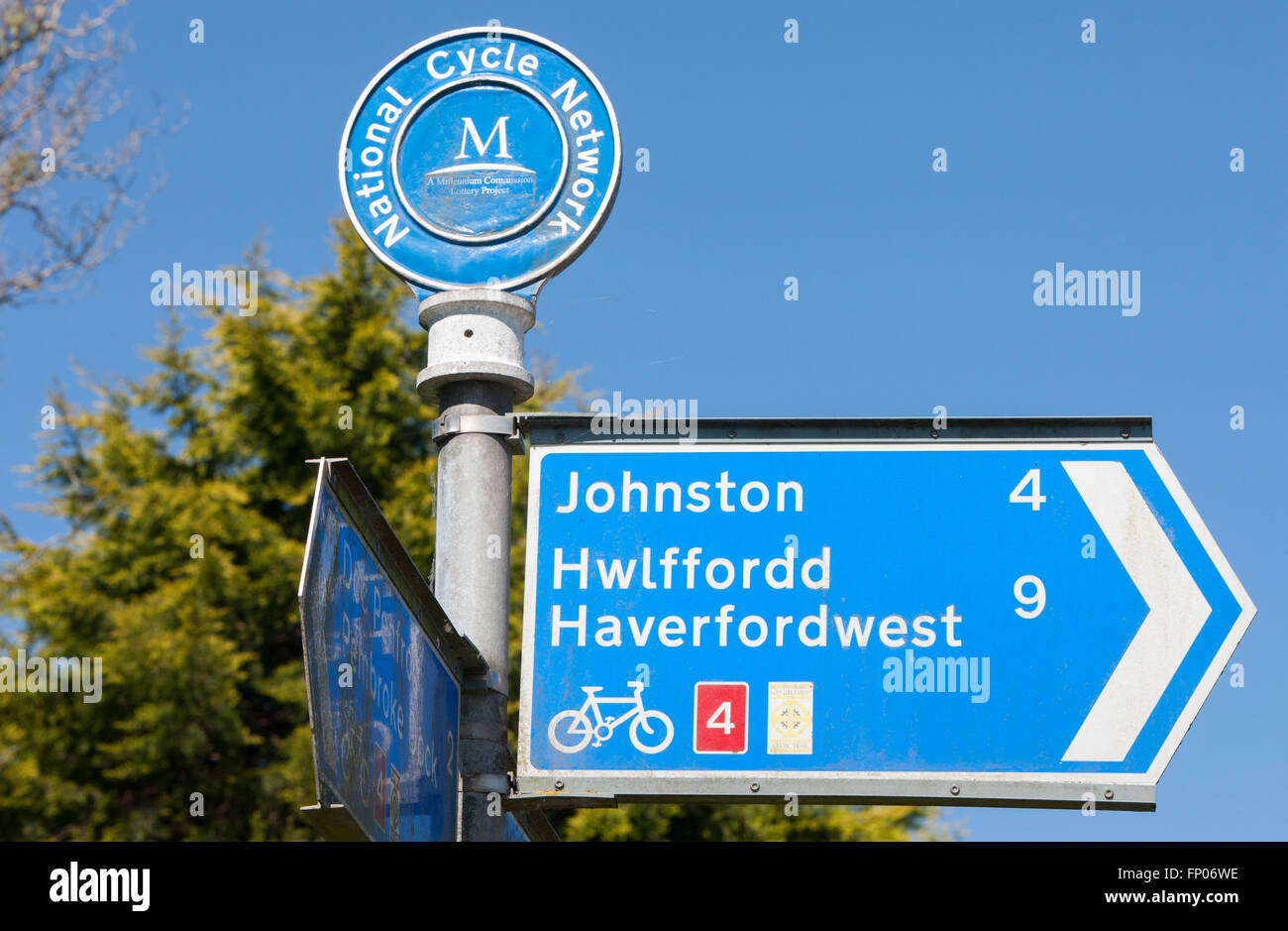 Cycle highway 4 london hi-res stock photography and images - Alamy