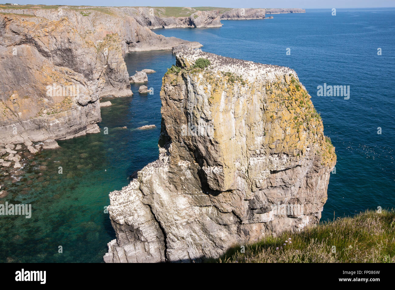 U k the green bridge of wales hi-res stock photography and images - Alamy