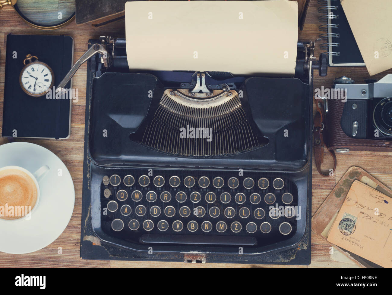 typewriter on table Stock Photo - Alamy