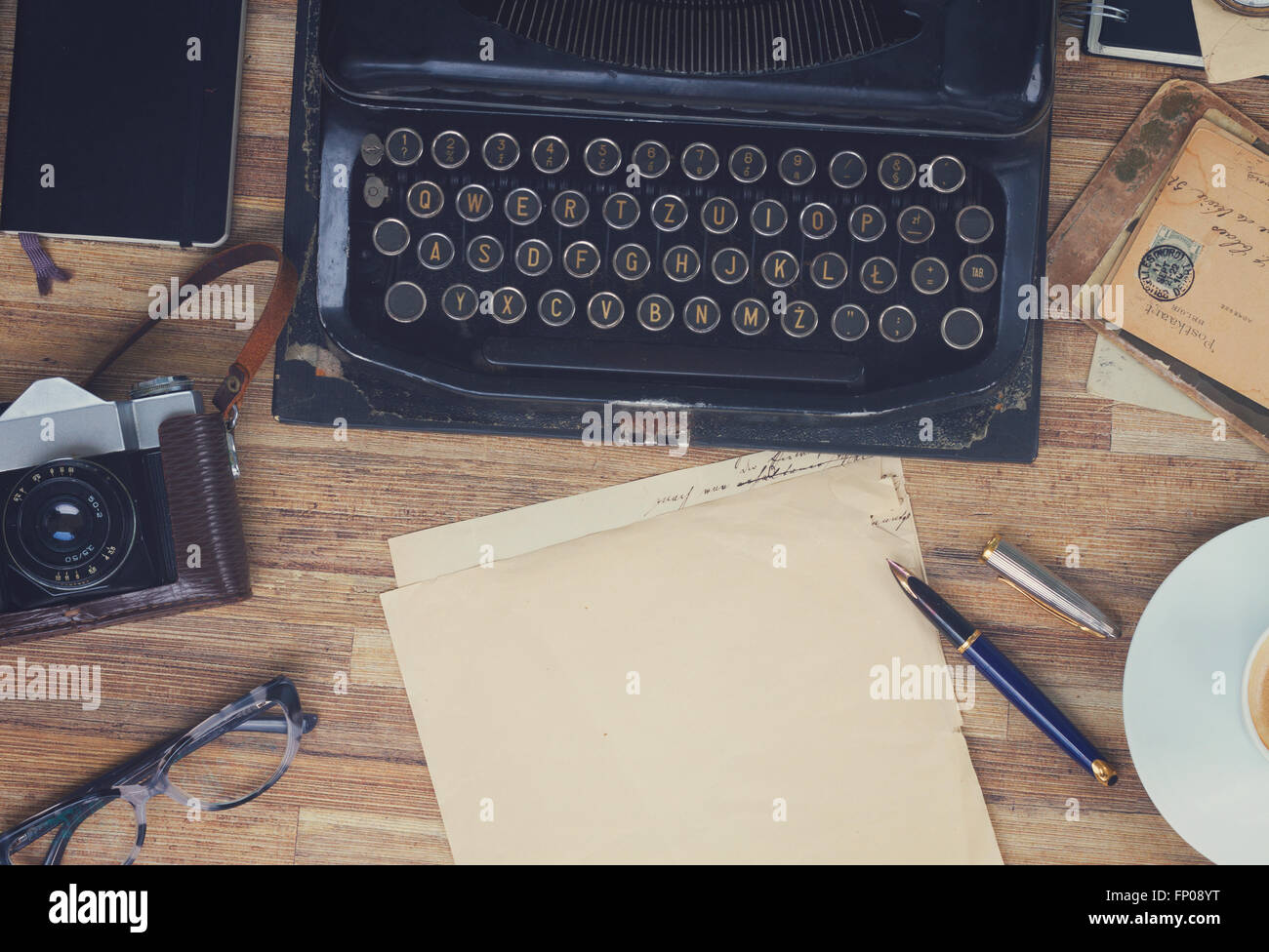 typewriter on table Stock Photo - Alamy