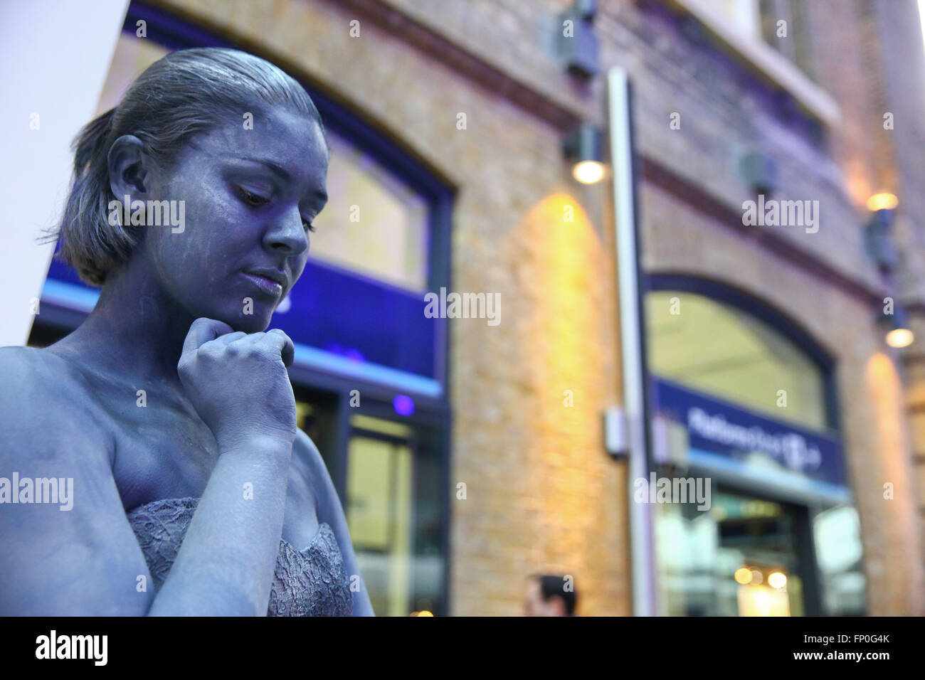 Moss lady statue hi-res stock photography and images - Alamy