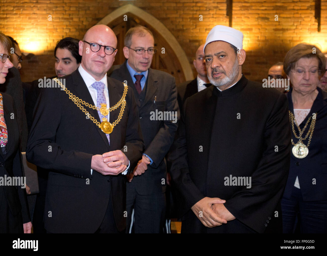 Ahmed el-Tayeb (r), Grand Imam of al-Azhar, and Mayor of Muenster ...