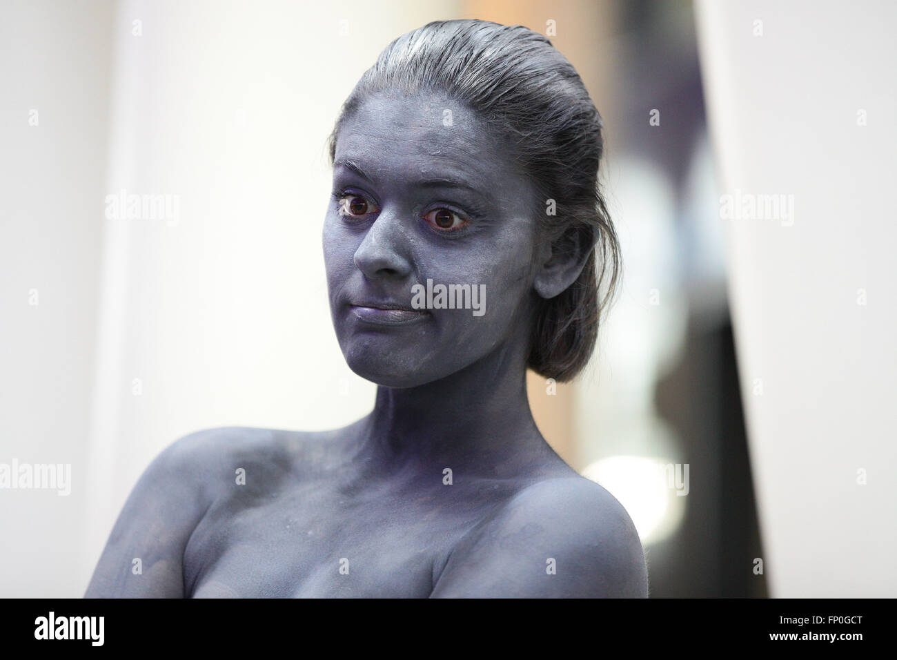 Moss lady statue hi-res stock photography and images - Alamy