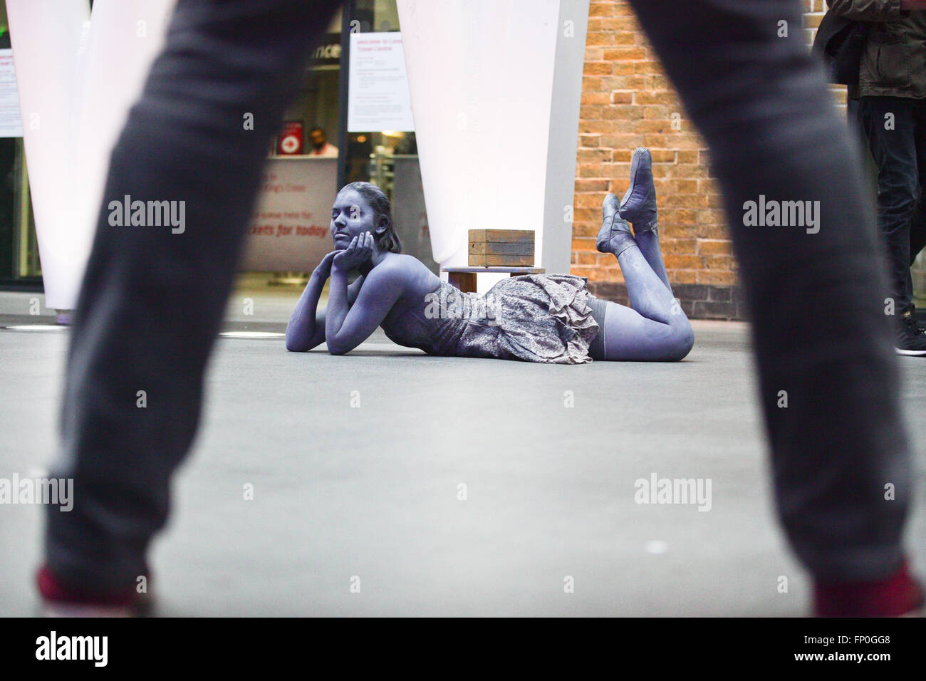 Moss lady statue hi-res stock photography and images - Alamy