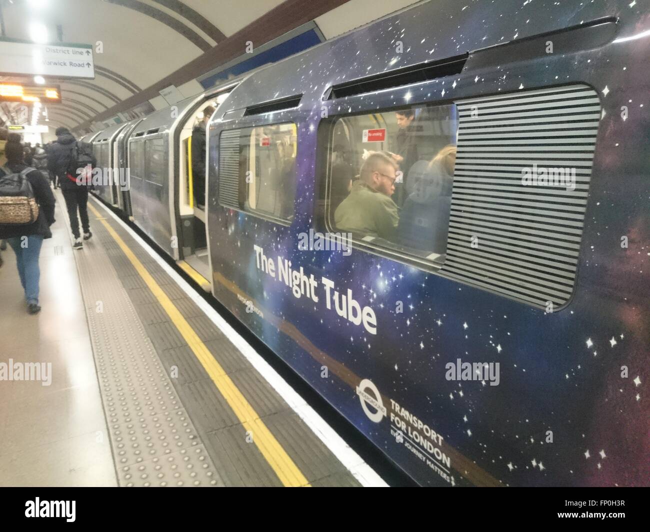 Tube line advert hi-res stock photography and images - Alamy