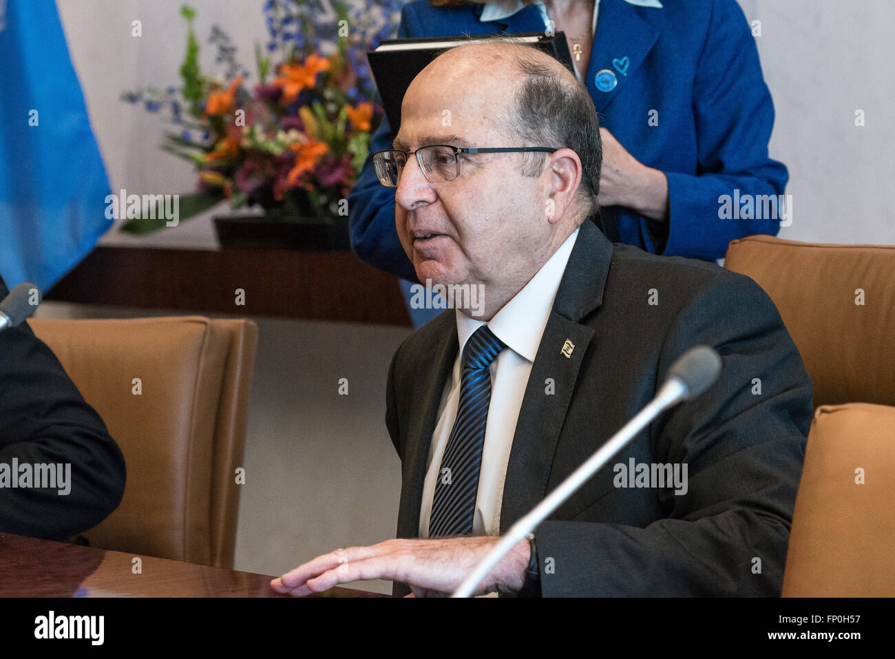 Moshe Ya'alon visits with Secretary-General Ban Ki-moon. Israeli ...