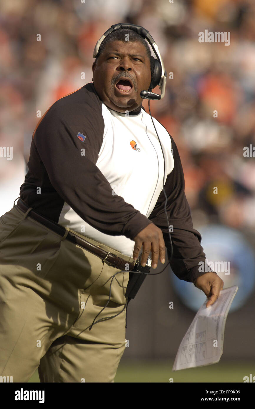 Cleveland browns coach hi-res stock photography and images - Alamy