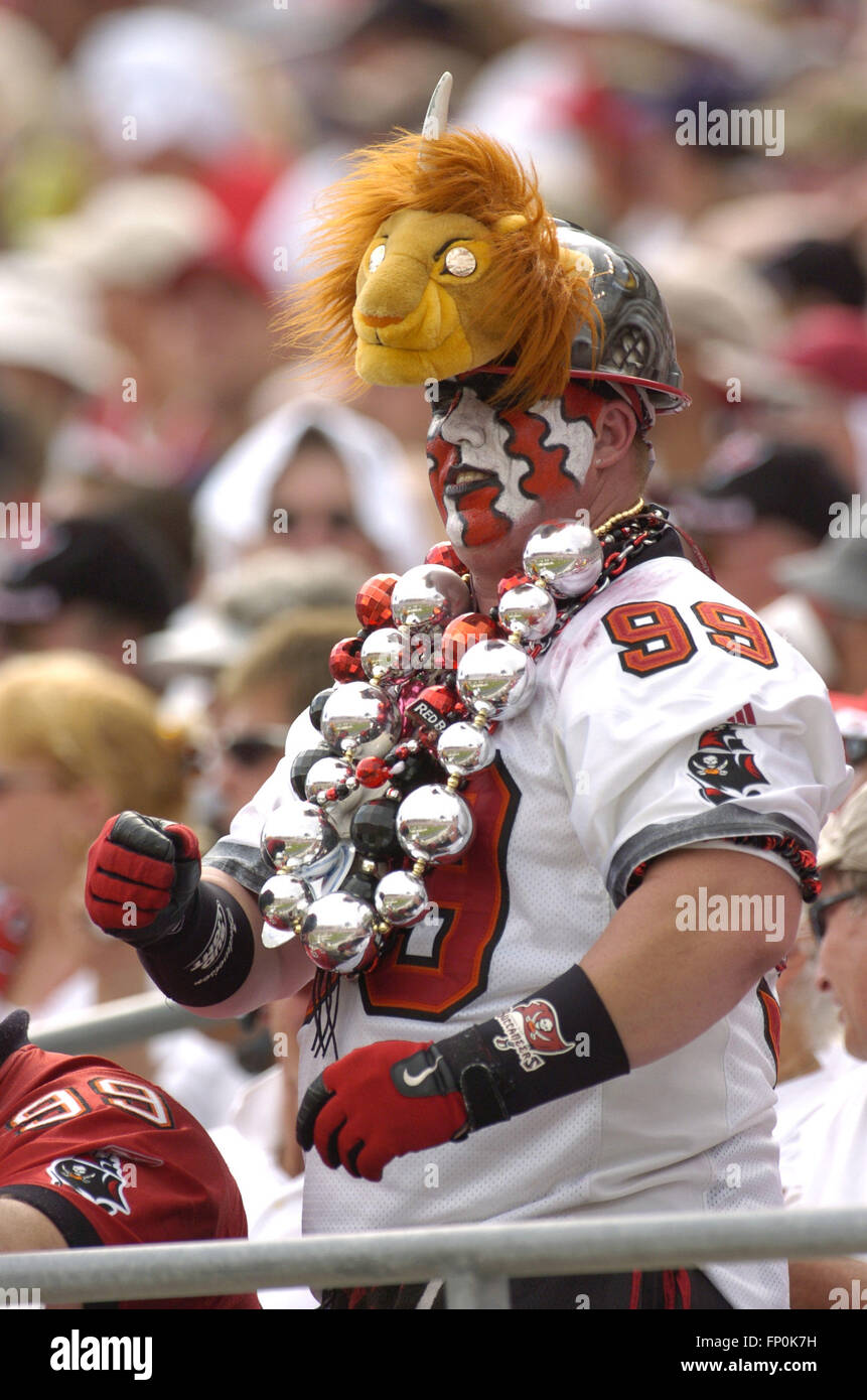 Tampa bay buccaneers fan hi-res stock photography and images - Alamy