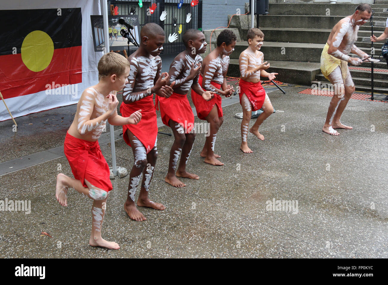 Aboriginal and non aboriginal children hi-res stock photography and ...