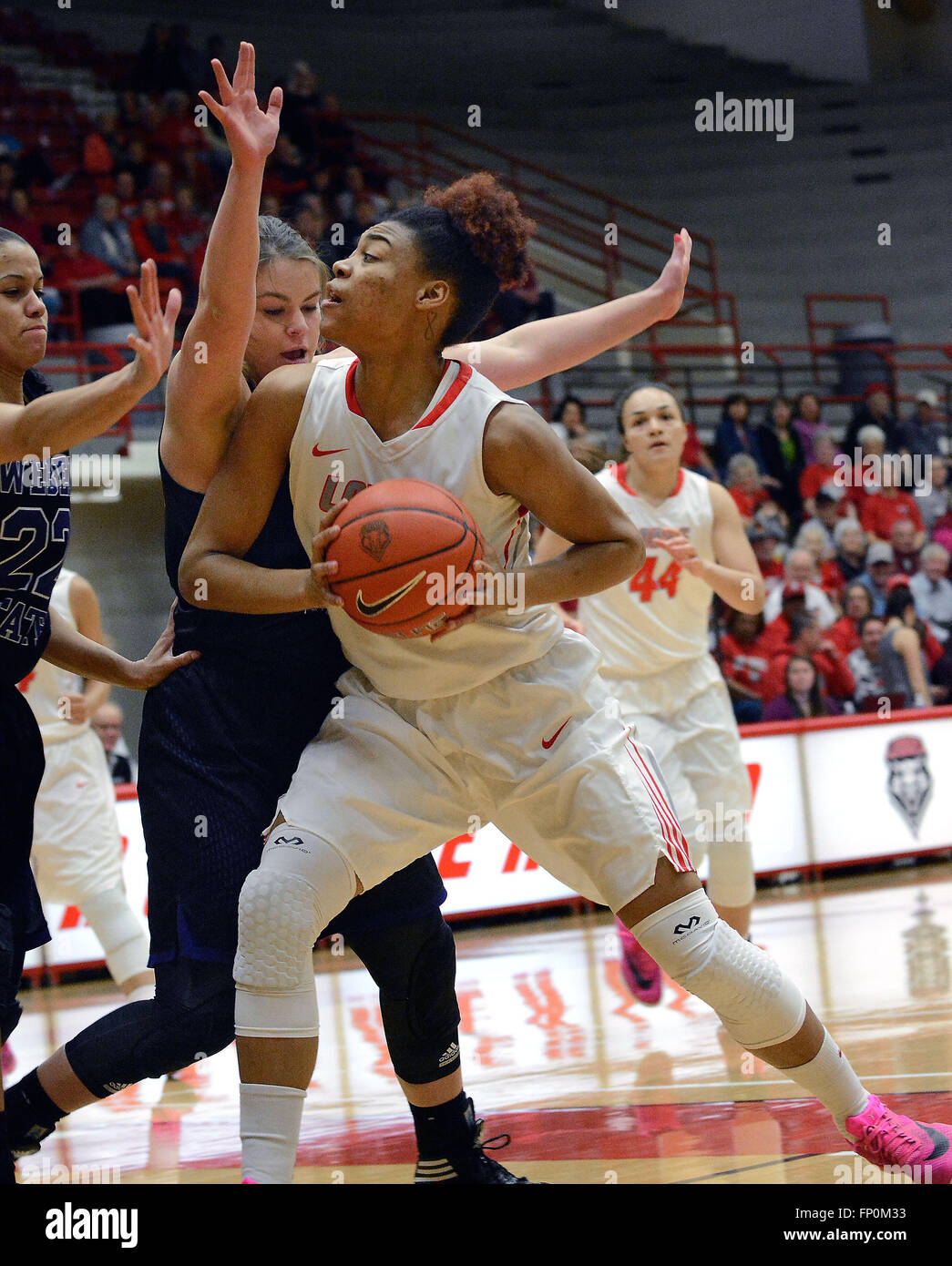 Albuquerque, NM, USA. 16th Mar, 2016. UNM's #13 Khadijah Shumpert takes ...