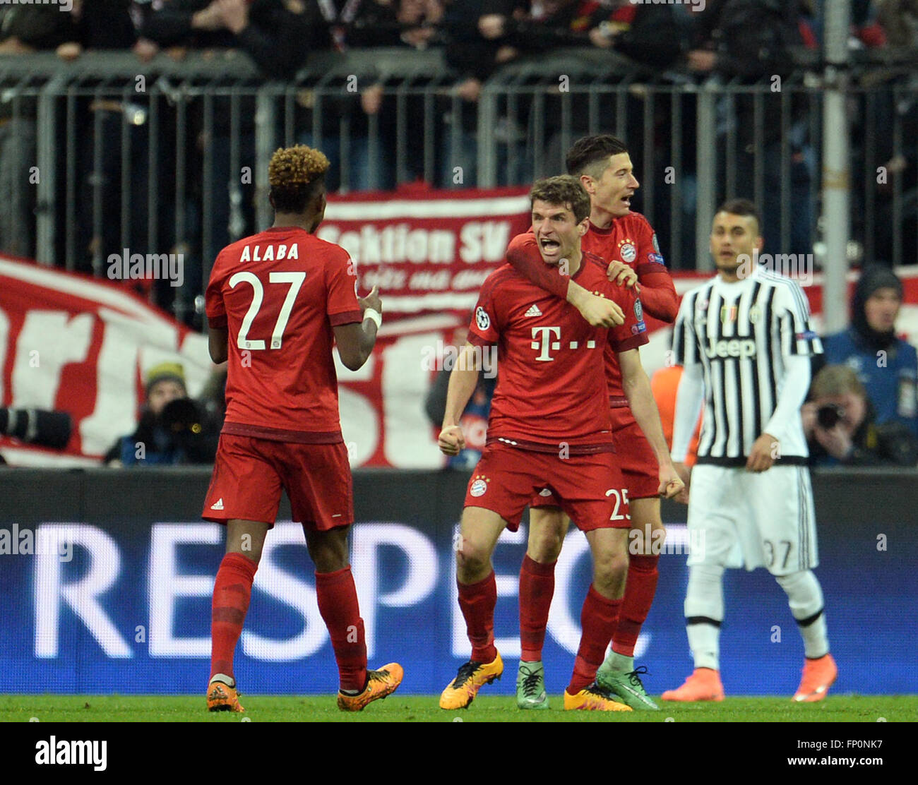 Robert lewandoski bayern hi-res stock photography and images - Alamy