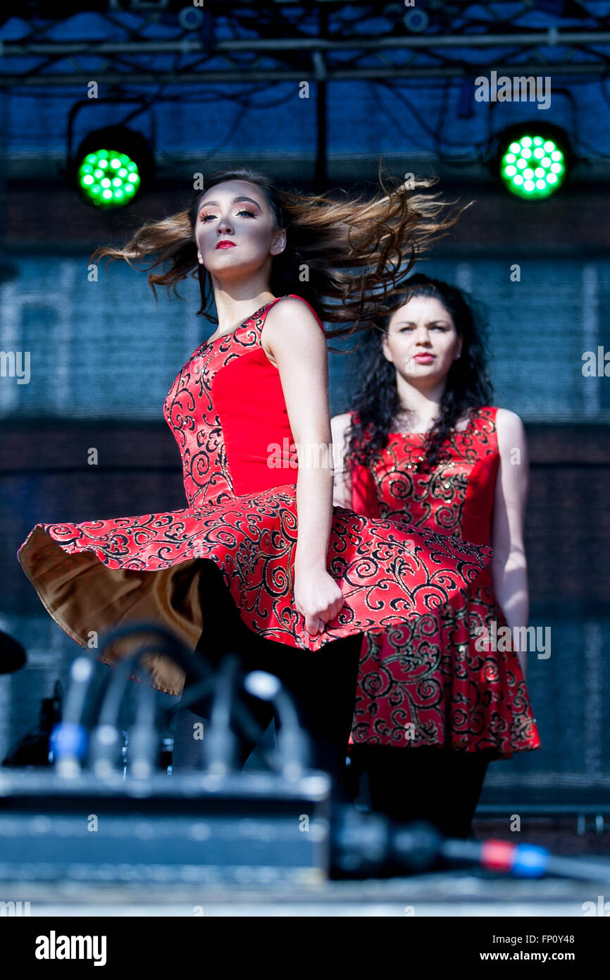 Belfast, Ireland 17th March. Festival Dancers from Innova at the Saint ...