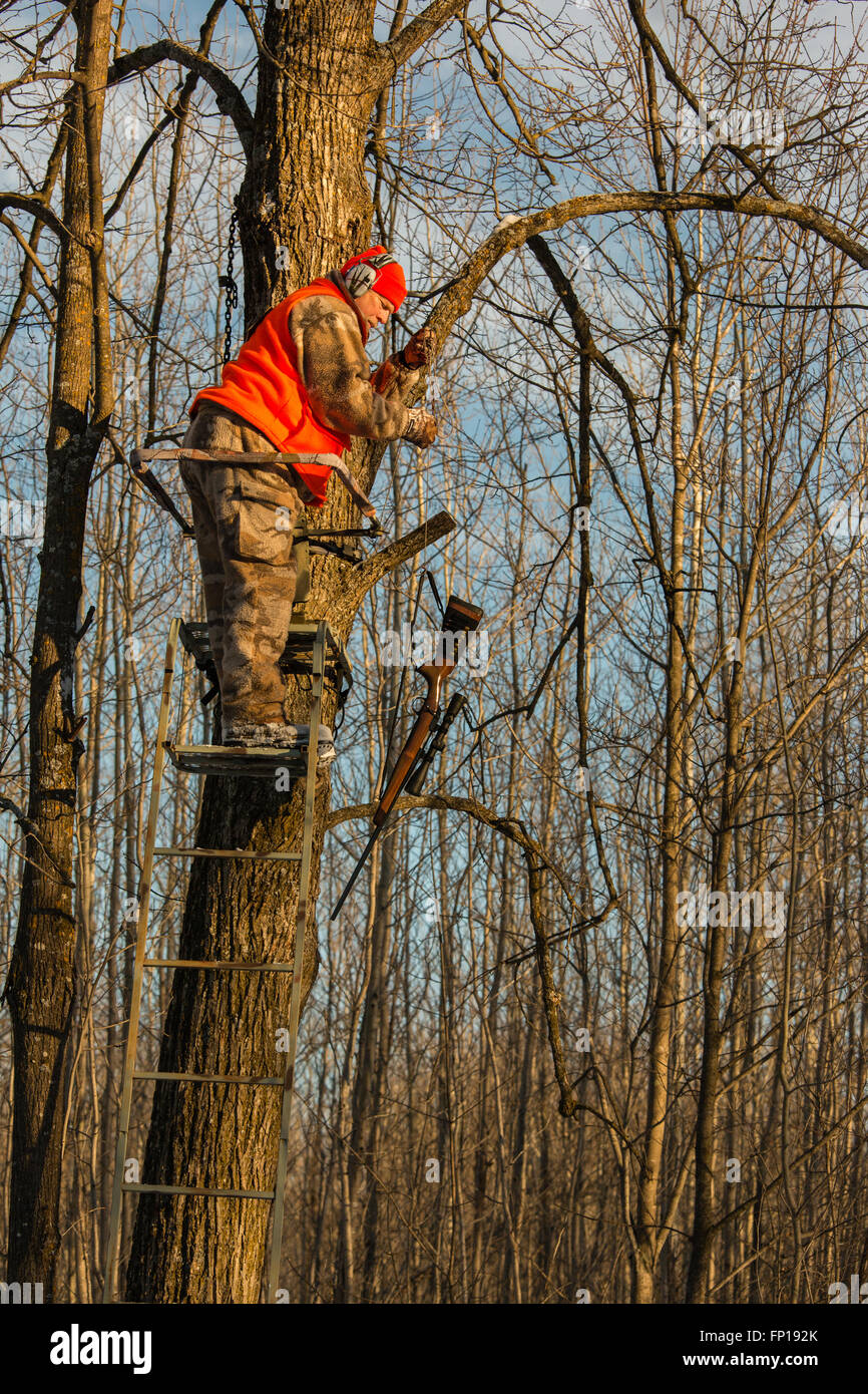 Wisconsin hunter using rope to pull up his Browning X-Bolt in 300 WSM ...