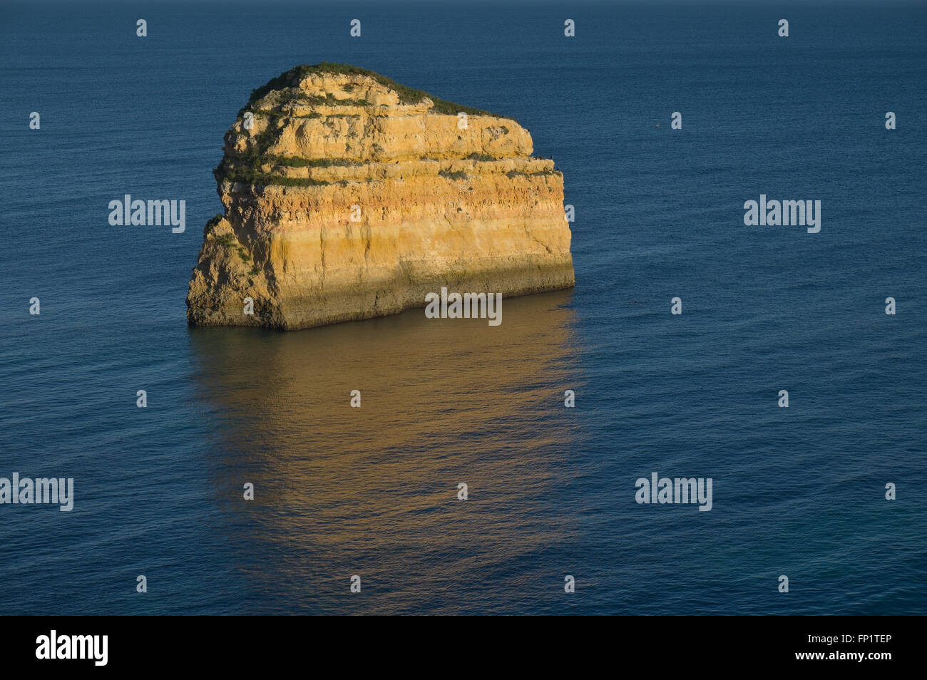 Malhada do Baraco Beach near Sunset. Lagoa, Algarve, Portugal Stock ...
