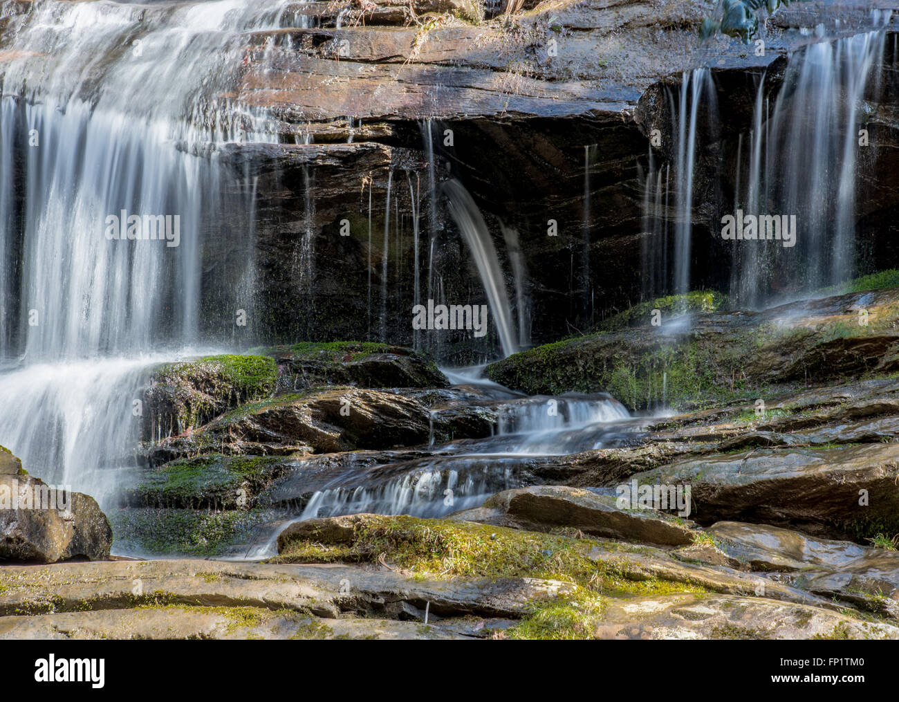Water streaming down rocks hi-res stock photography and images - Alamy