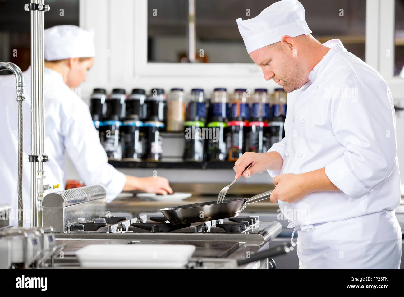 Hotel food kitchen hi-res stock photography and images - Alamy