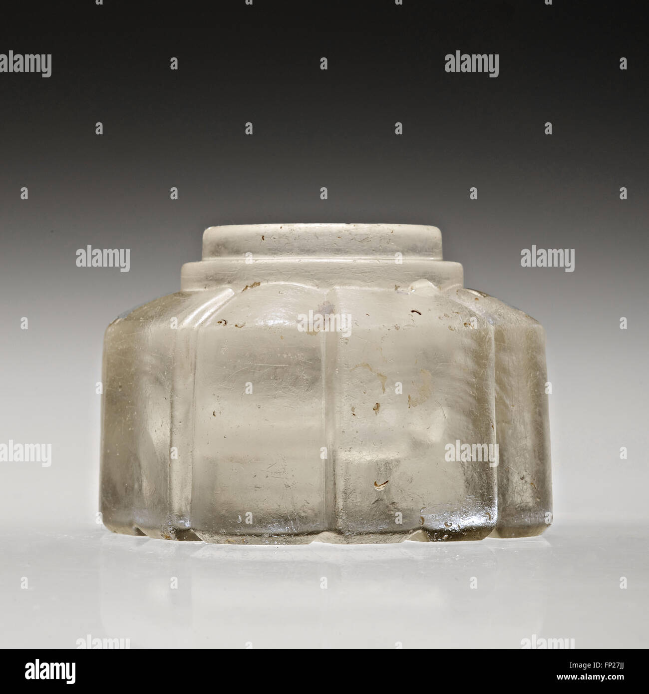 Ink pots hi-res stock photography and images - Alamy