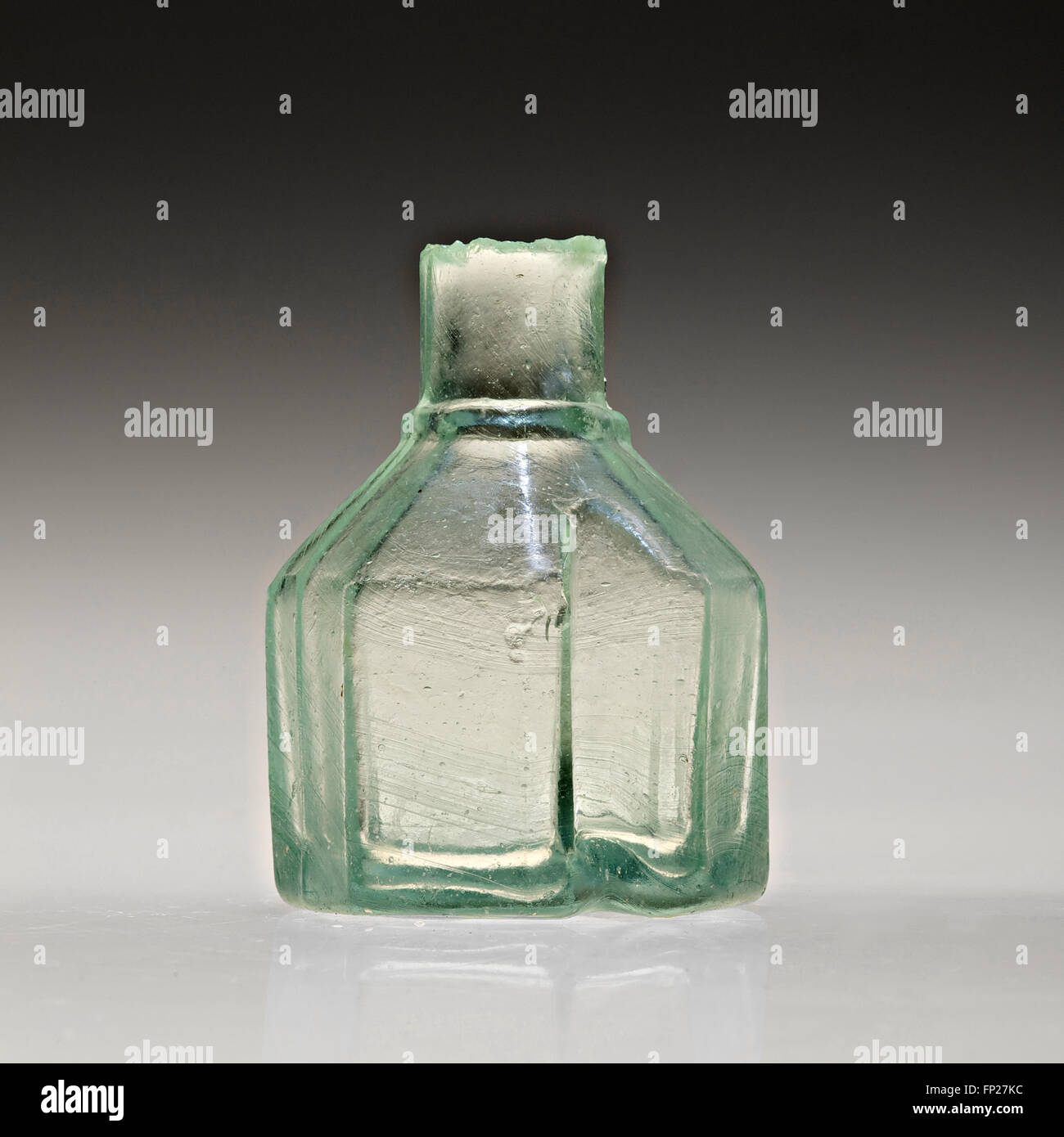 Ink pots hi-res stock photography and images - Alamy