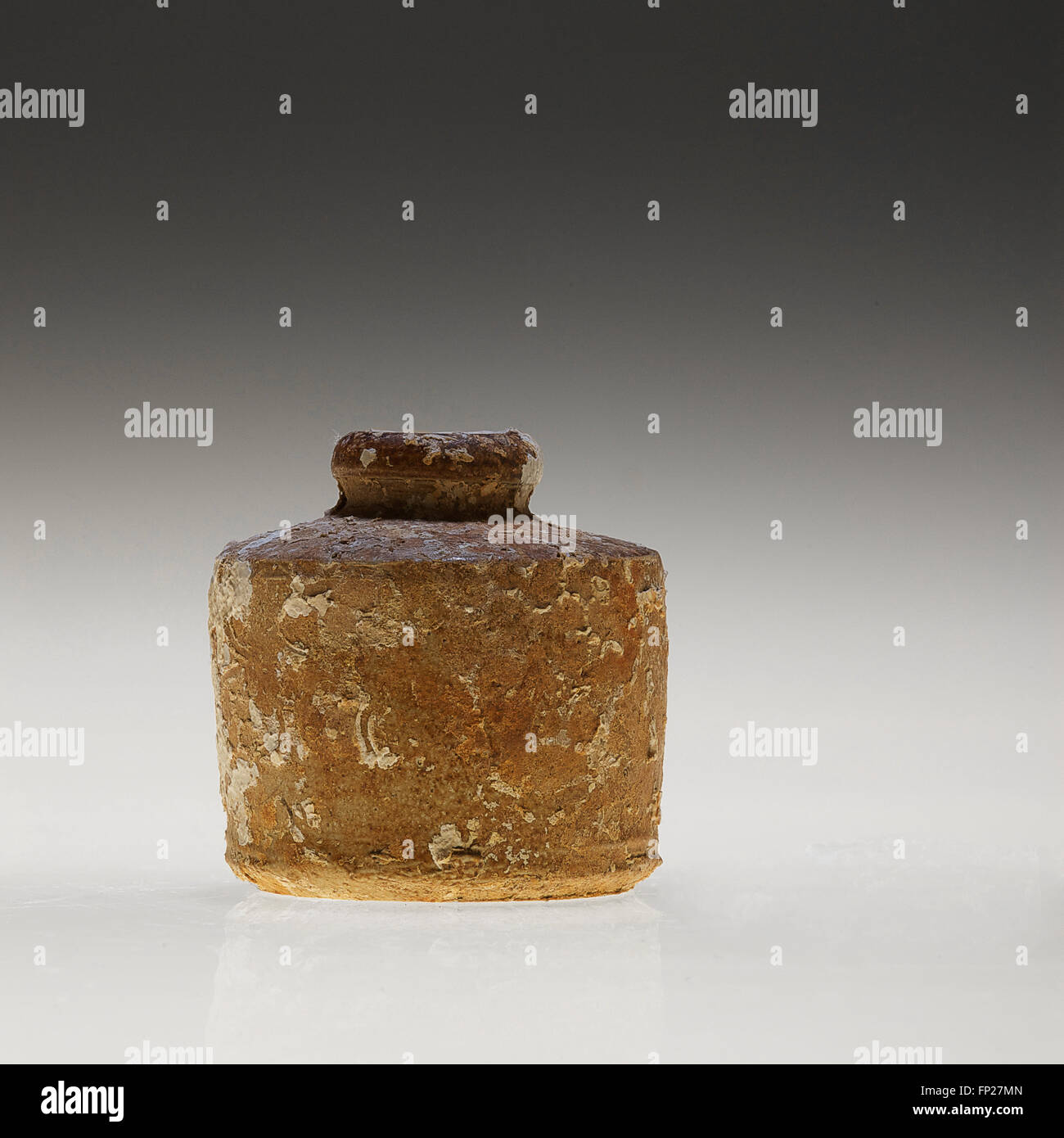 Ink pots hi-res stock photography and images - Alamy