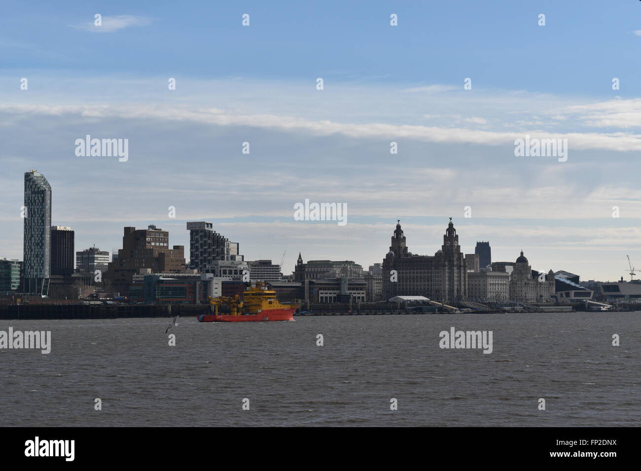 Liverpool waterfront on the River Mersey, showing a ship and the Liver ...