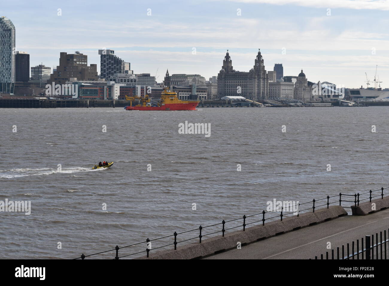 Liverpool waterfront river mersey hi-res stock photography and images ...