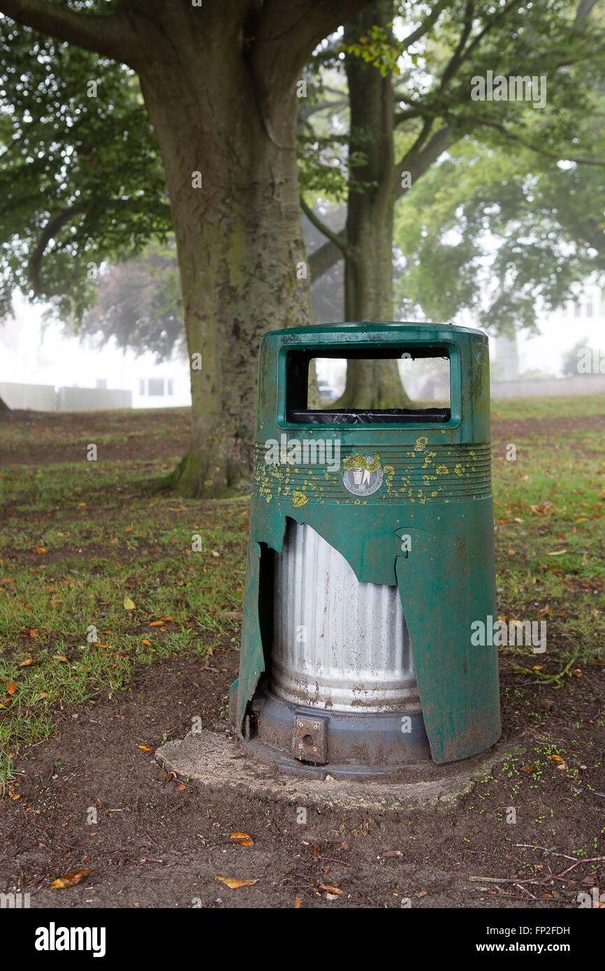 An old broken bin on a housing estate Stock Photo - Alamy