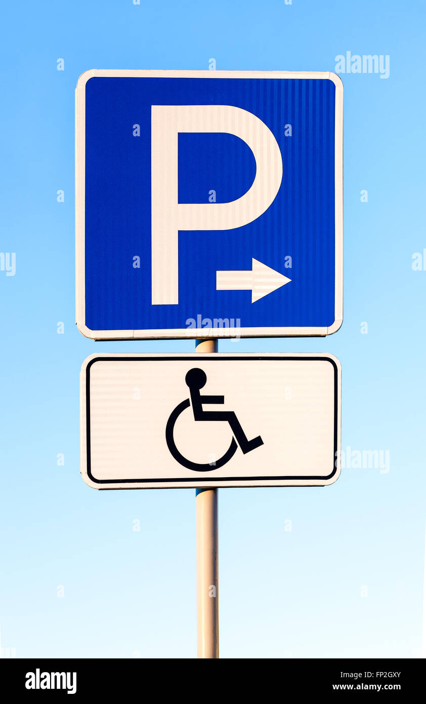 Pole sign disabled parking sign hi-res stock photography and images - Alamy