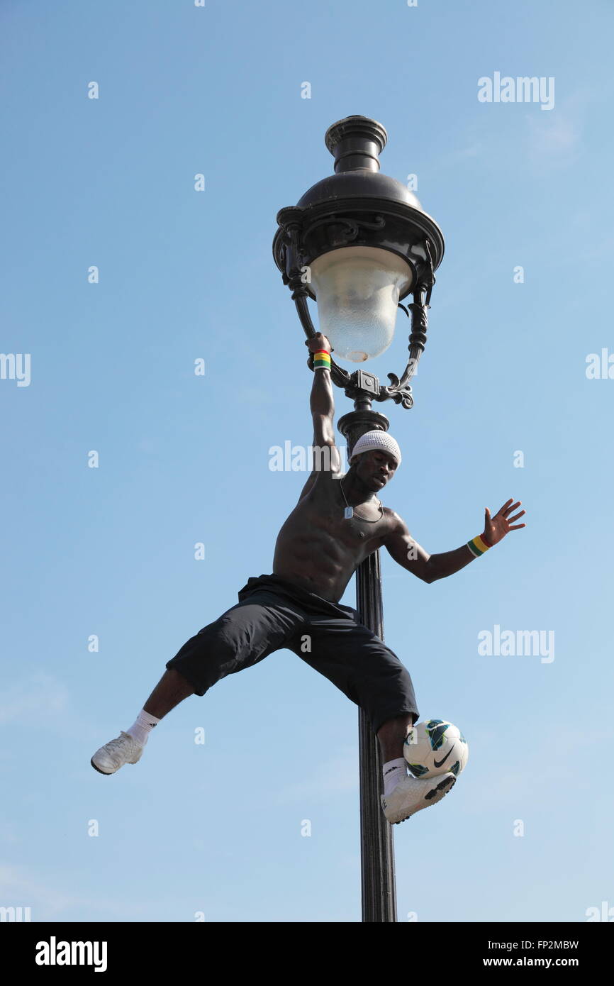 Gas lamps in paris hi-res stock photography and images - Alamy