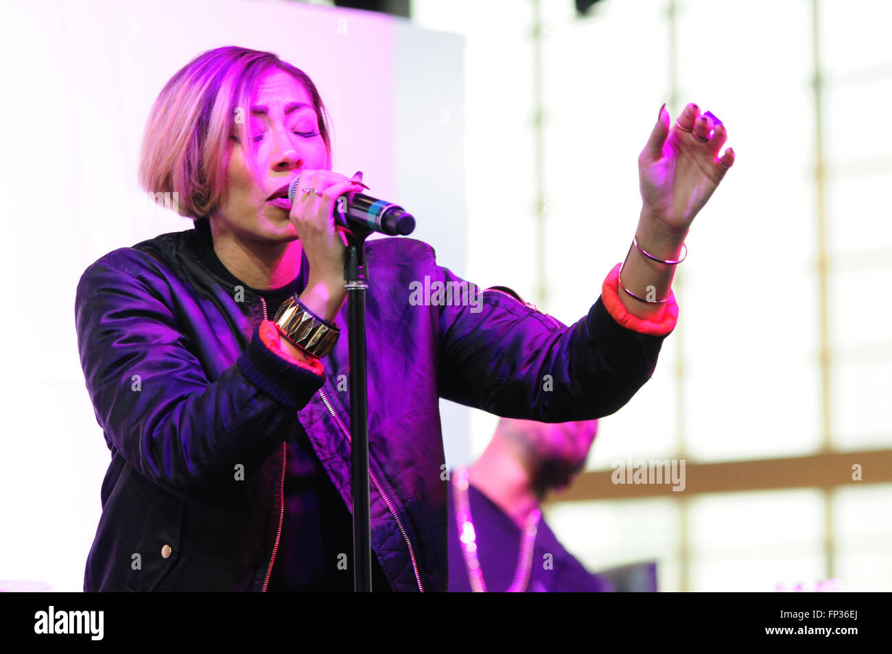 Bridget Kelly performance and signing at the Lexus Listening Lounge ...
