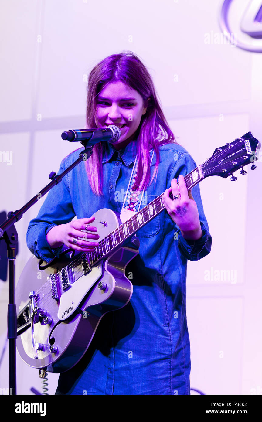 Hanna Ashbrook performance and signing at the Lexus Listening Lounge ...