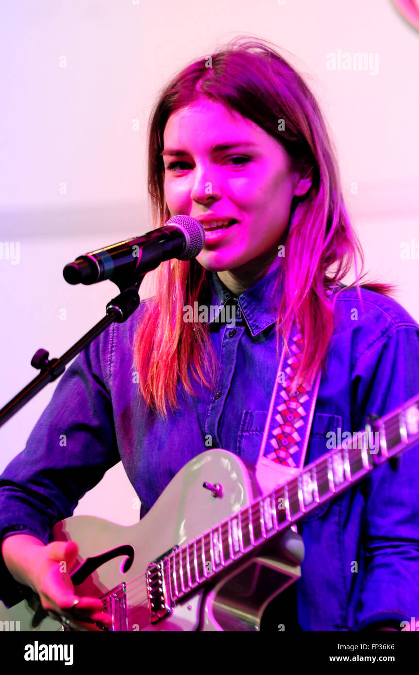 Hanna Ashbrook performance and signing at the Lexus Listening Lounge ...