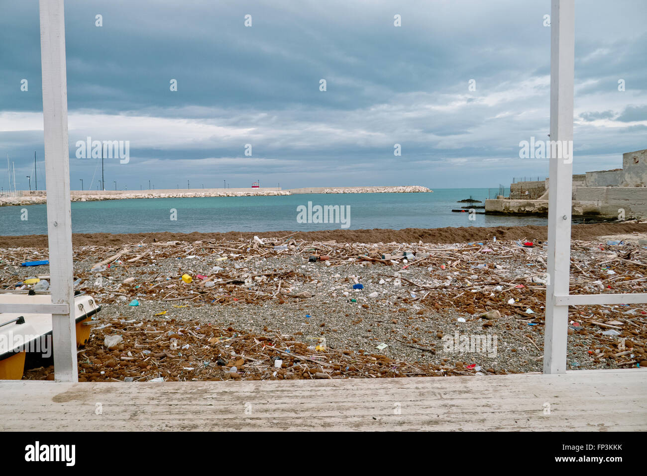 Seascape after sunset breakwater hi-res stock photography and images ...