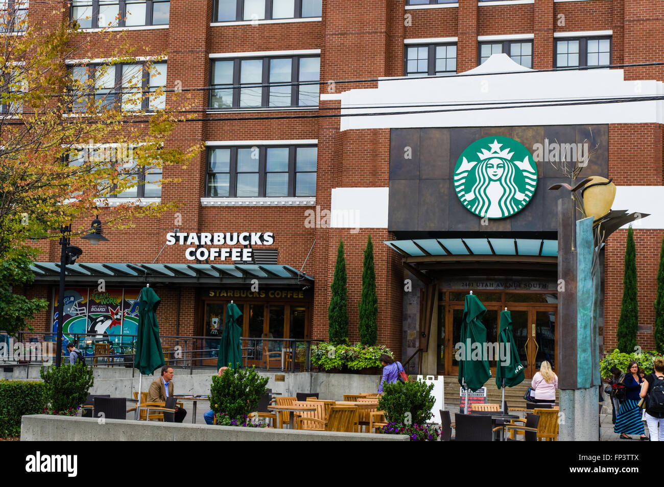 Seating area outside the Starbucks Corporation headquarters building in ...