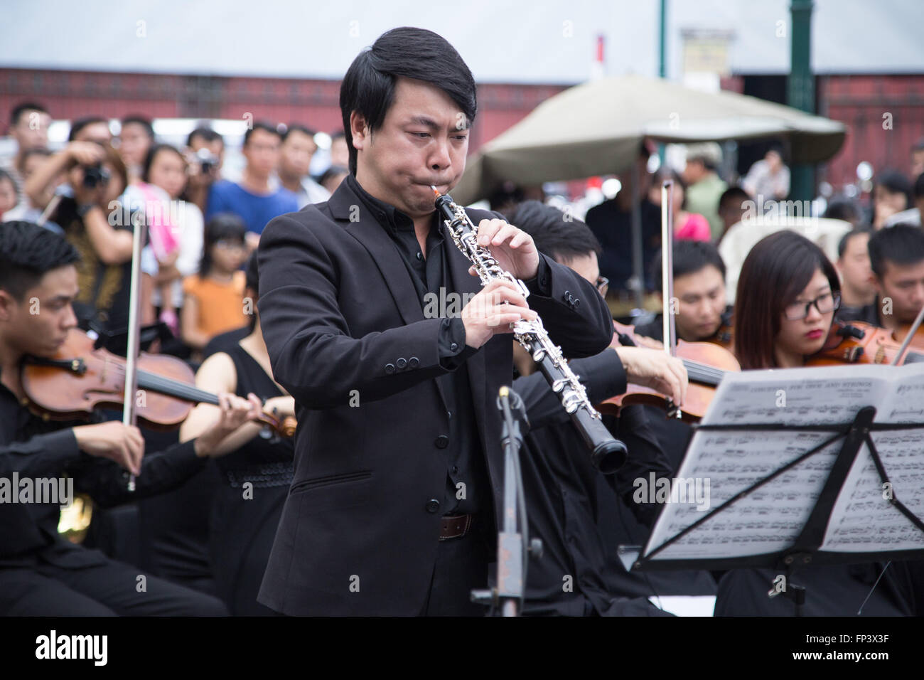 Outdoor concert classical hi-res stock photography and images - Alamy