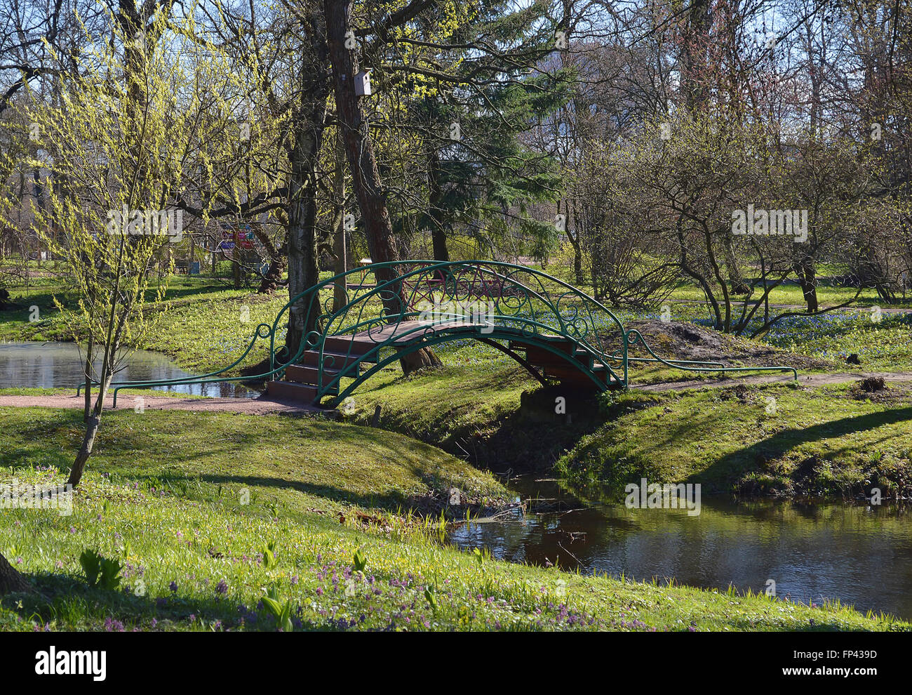 Bridge in parkland hi-res stock photography and images - Alamy