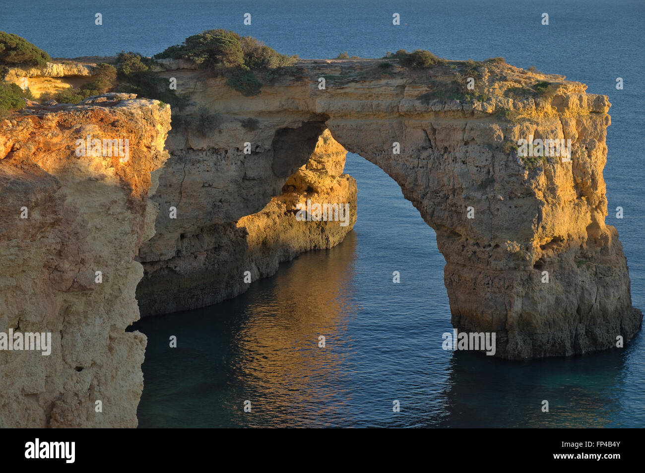 Sea arch portugal hi-res stock photography and images - Alamy